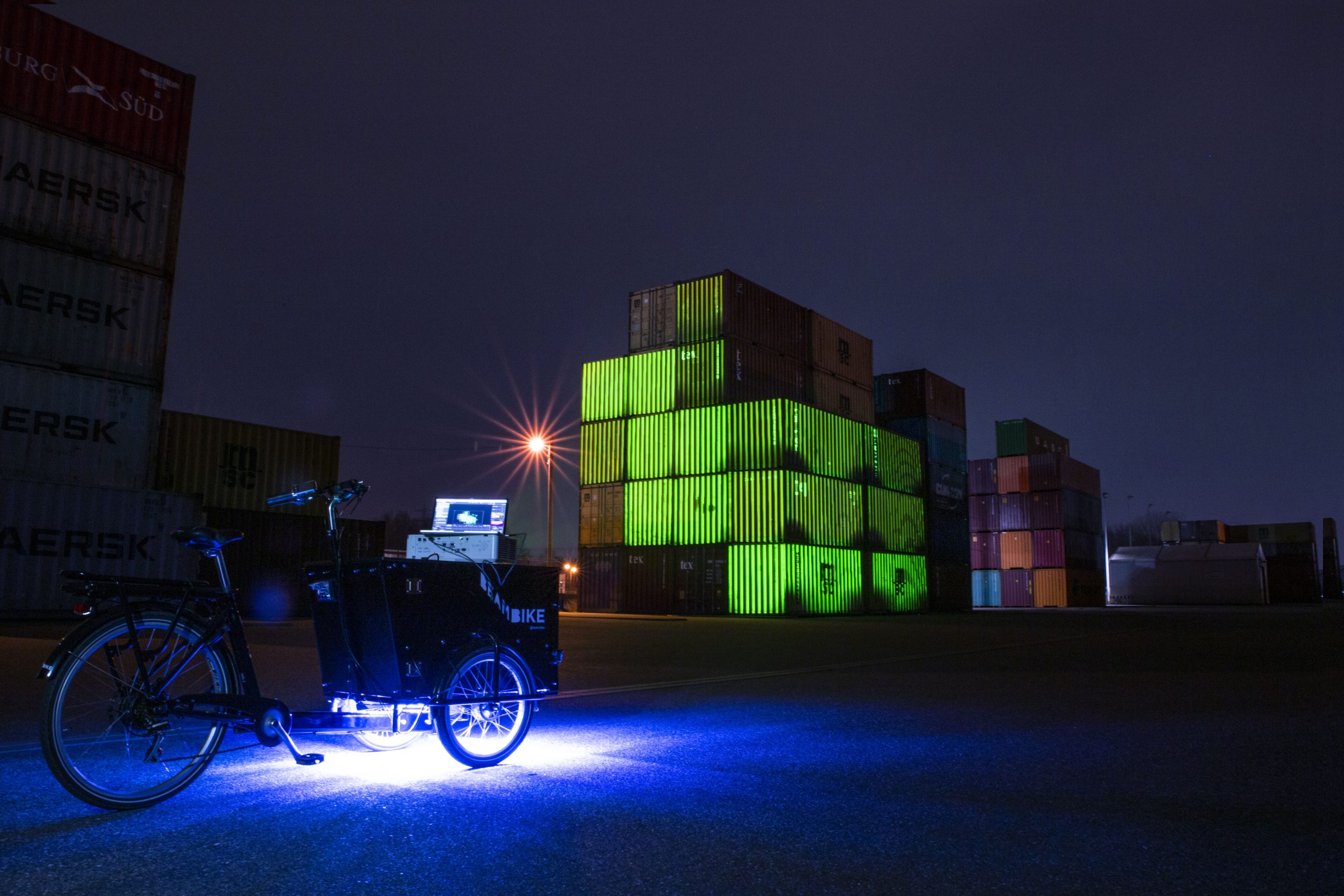 Kunstnacht: @beam.bike mit Media Artist Jonas Denzel » Mediendesign ...